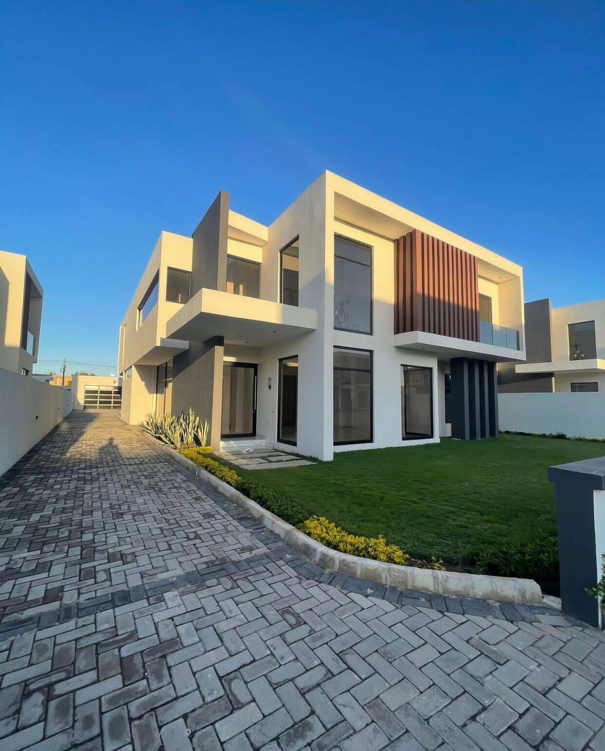 MORADIA T4 LUXUOSO À VENDA NO BAIRRO TRIUNFO! - 338