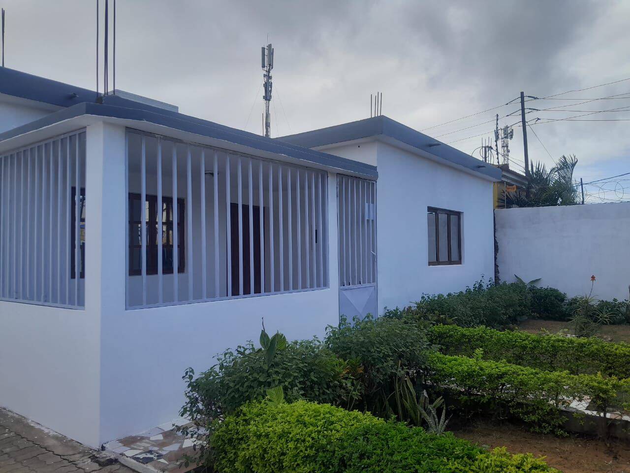 VENDE-SE MORADIA TIPO3 PLACA NO BAIRRO DE LAULANE, RUA DO GOVERNO