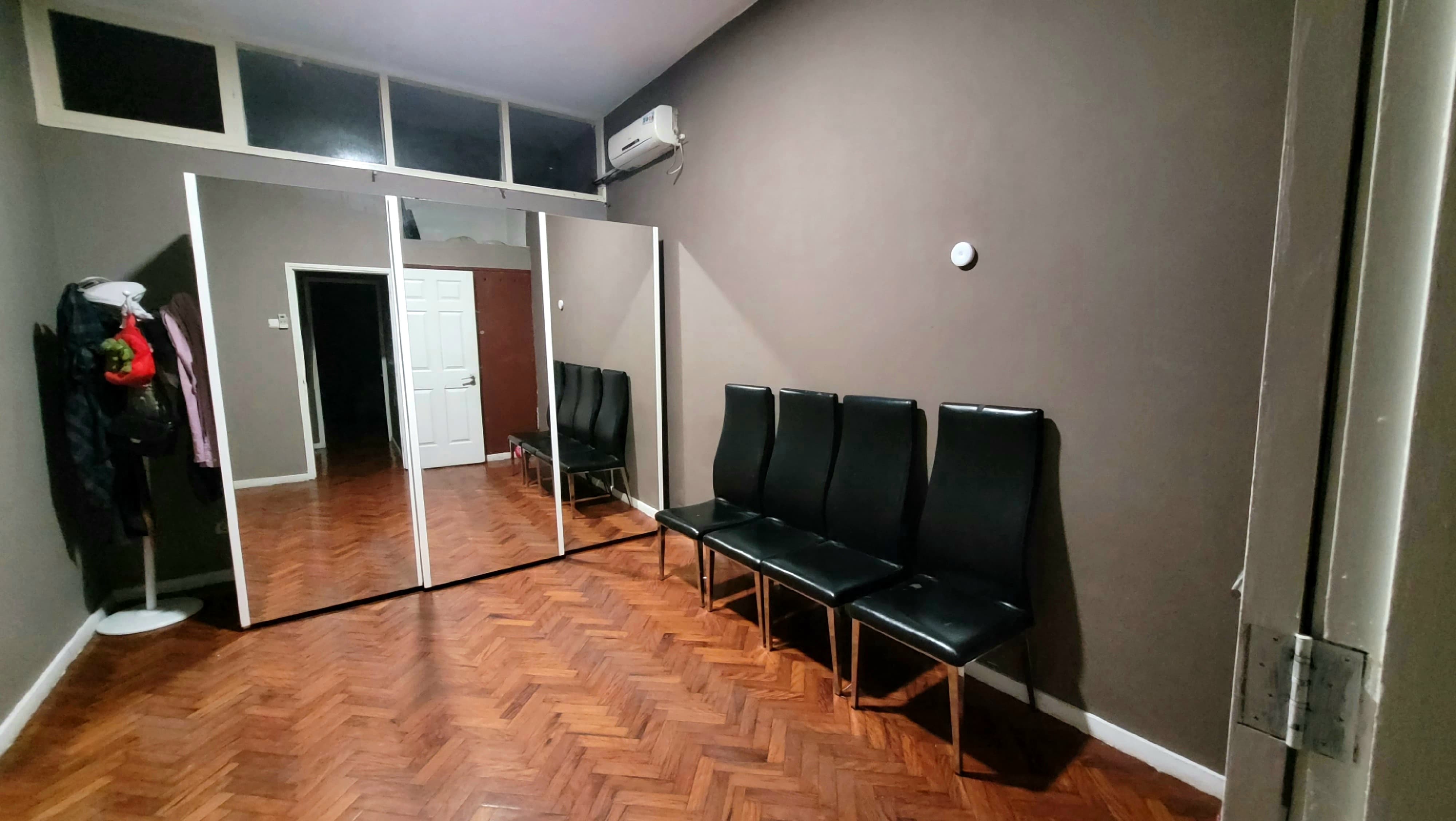 VENDE-SE LUXUOSO APARTAMENTO T3 NO 1°ANDAR NO BAIRRO DA POLANA - 496