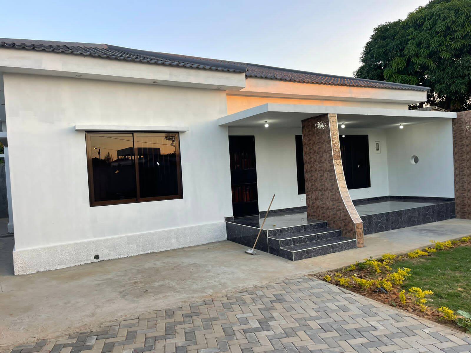 ARRENDA-SE MORADIA NO ALBAZINE - 508