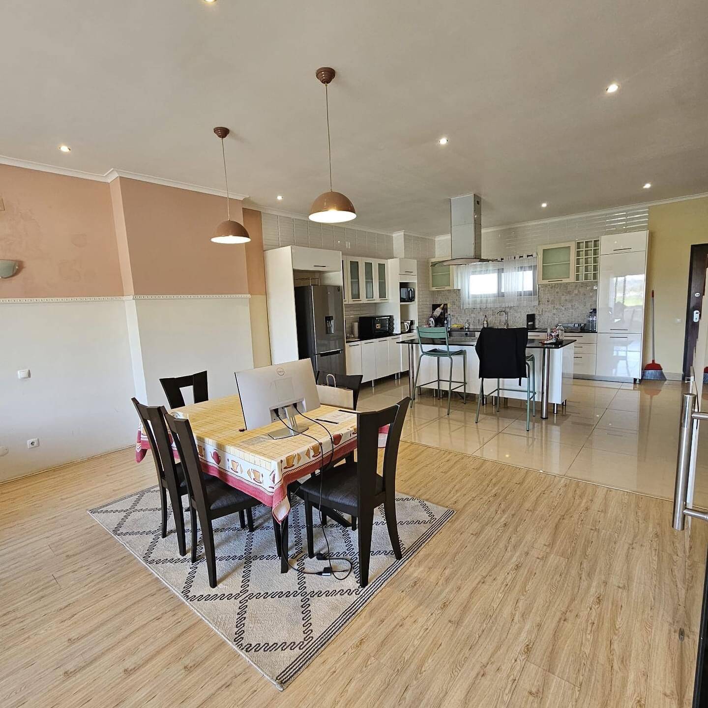 VENDE-SE APARTAMENTO DUPLEX T3 NO BAIRRO TRIUNFO CONDOMÍNIO JOSS