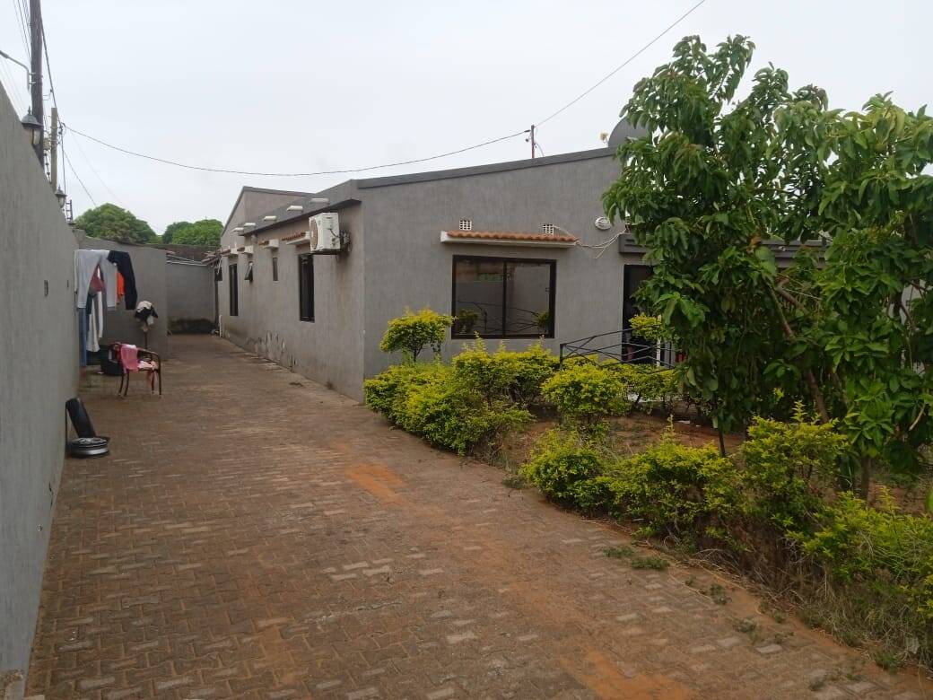 VENDE -SE ESPAÇOSA VIVENDA T2, BAIRRO DE LAULANE . - 732