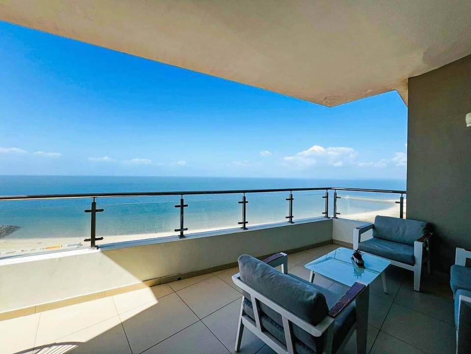 ARRENDA-SE APARTAMENTO TIPO 4 NO CONDOMÍNIO BEACH FRONT AV MARGINAL