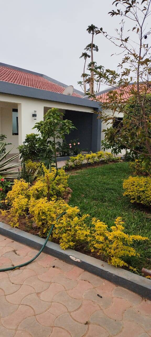 ARRENDA-SE MORADIA TIPO 3 NO ALBAZINE MAPUTO - 1106