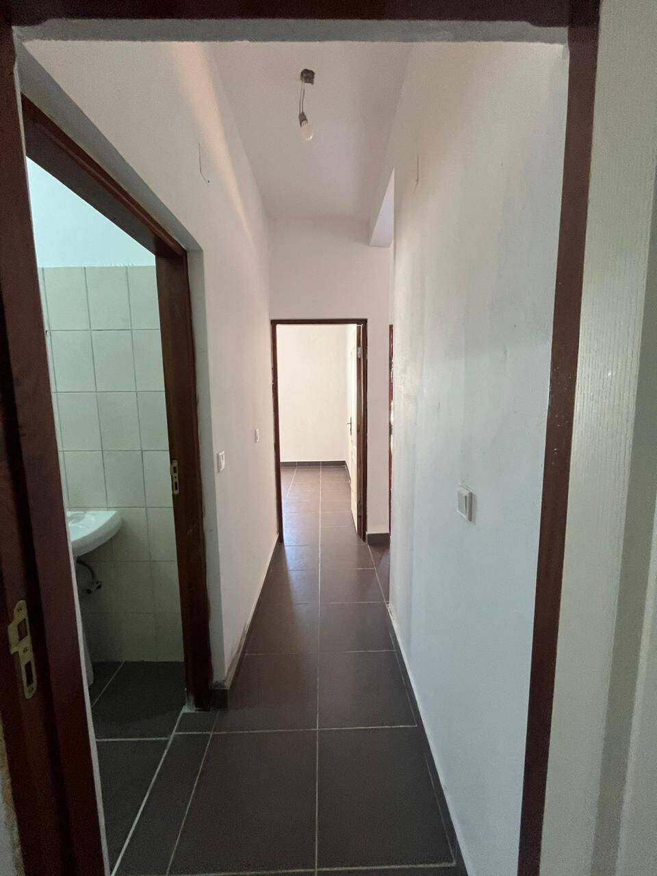 VENDE-SE T3 RECÉM CONSTRUÍDA NO BAIRRO DE LAULANE, COBERTURA A