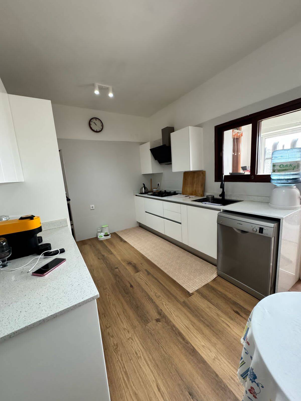 Arrendo Apartamento T2 mobilado, num condomínio na Sommerschield 1