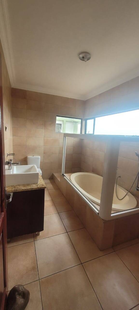 MORADIA TIPO 4 NA TRIUNFO MAPUTO - 2211