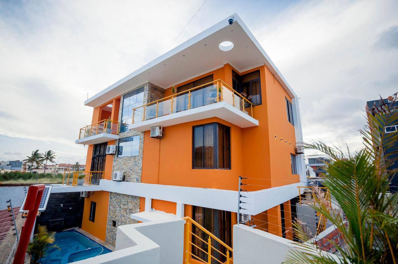 VENDE-SE LUXUOSA MORADIA TP5 NA COSTA DO SOL TRIUNFO - 2220