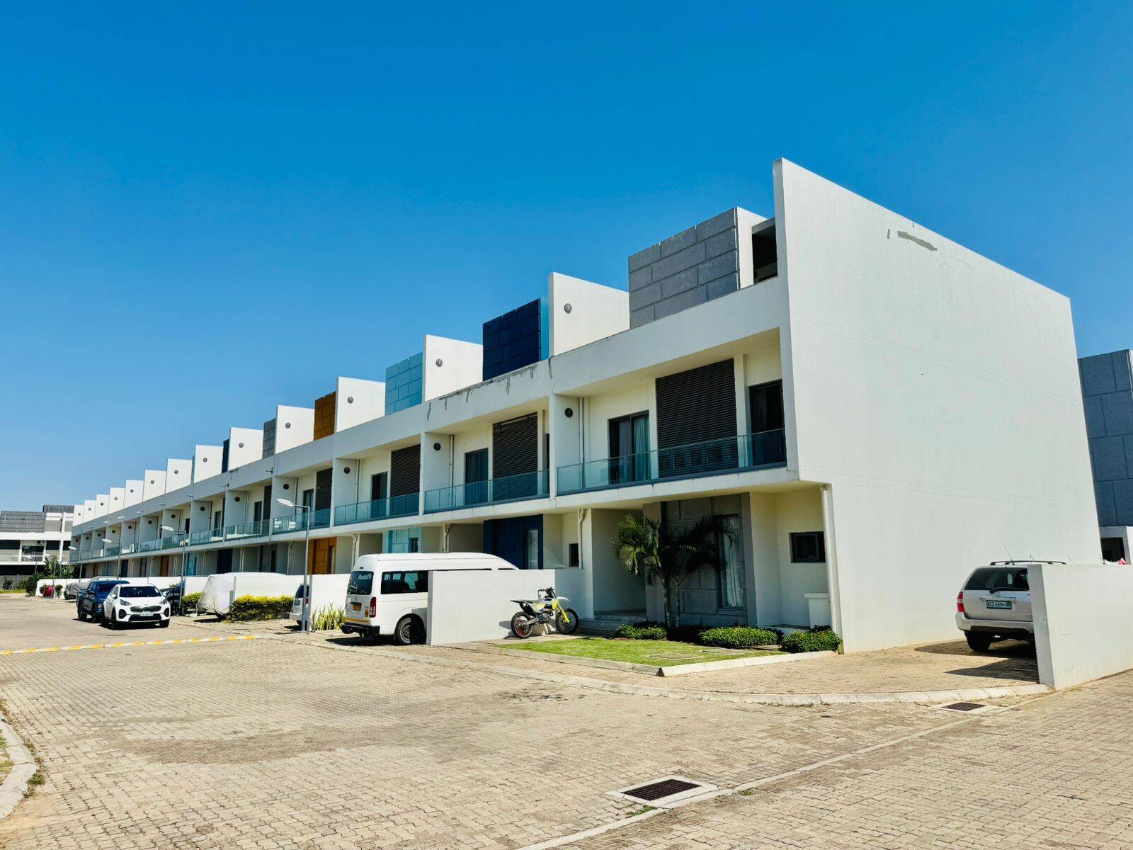 Arrenda-se Moradia T4 de Alto Padrão – Vila Khurula - 2280
