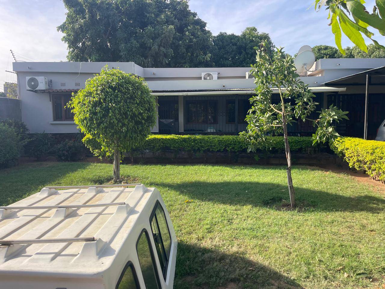 ARRENDA-SE MORADIA TIPO 3 LUXUOSA + ANEXO – ALBAZINE, MAPUTO - 2428