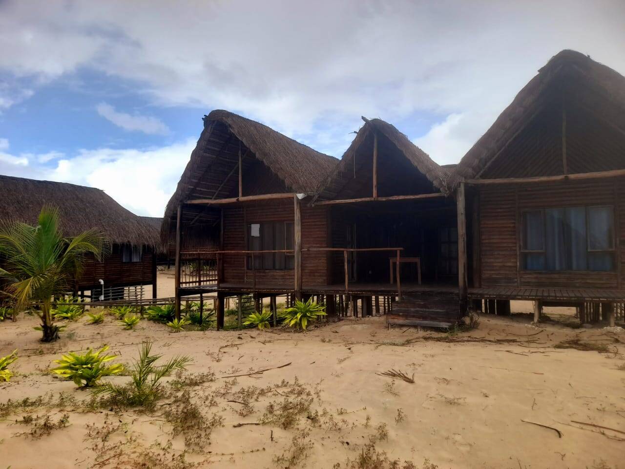 EXCELENTE CASA DE PRAIA NA BARRA INHAMBANE - 2499