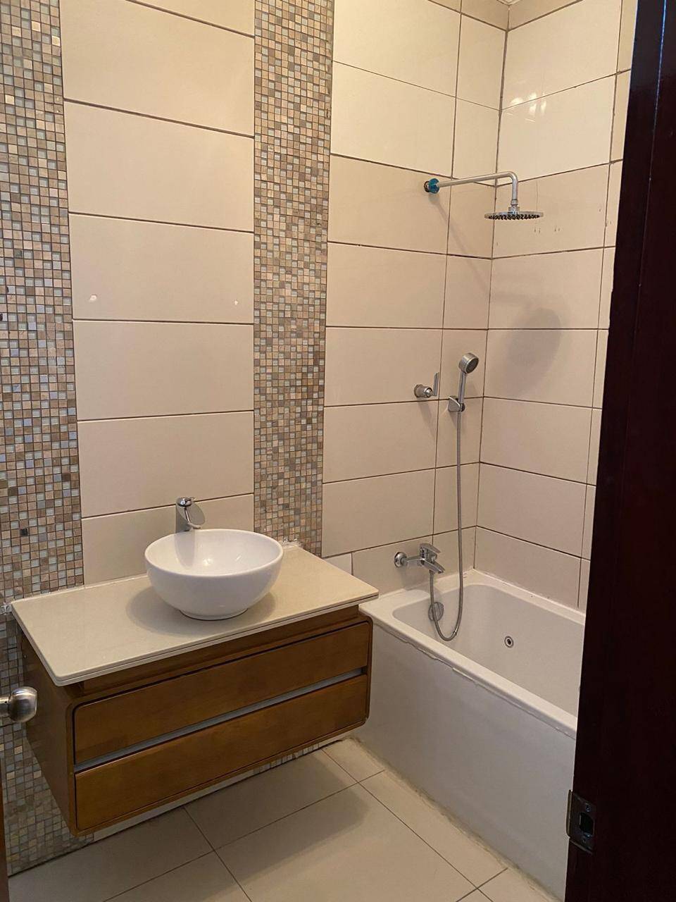 ARRENDA-SE MORADIA NO ALBAZINE - 2521