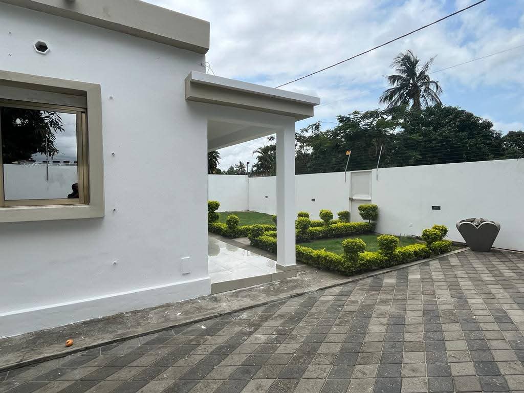 LUXUOSA MORADIA TP3 NA MACHAVA PERTO DA ESTRADA - 2655